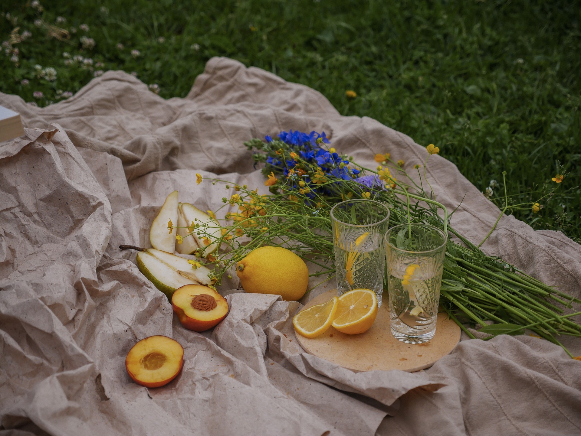 Have a Valentine’s Day Lemonade Stand With a Loved One | AZ Lemonade Stand